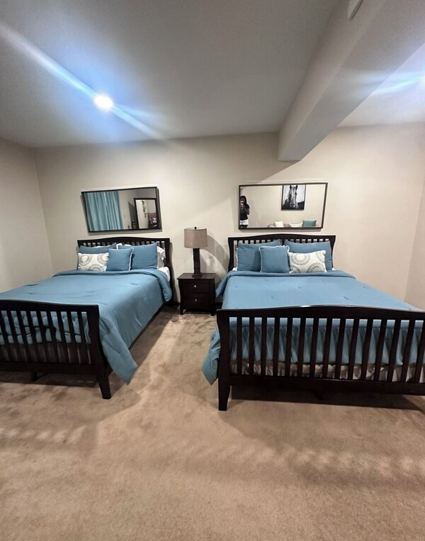 Rustic Elegance Meets Outdoor Charm - 2 Bedroom Middletown - Delaware