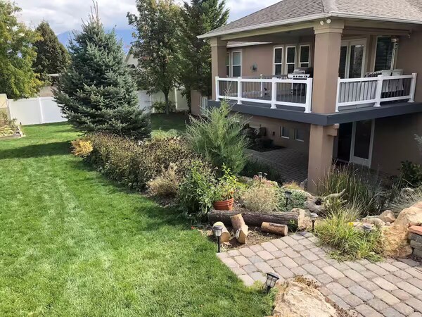 6 Bedroom, 4.5 Bathroom, 2 Kitchen - Spacious & Clean In Quiet Neighborhood - West Jordan, UT