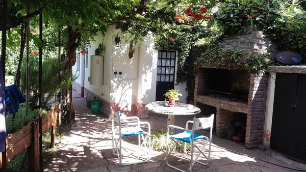 Guest House Muñiz, Park 1000m2 20m2 Cub. Bath W/shower Detachable Swimming Pool - Bella Vista
