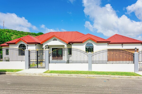 The Humming Bird Villa - 3 Bed,  3.5 Bath - Antigua and Barbuda
