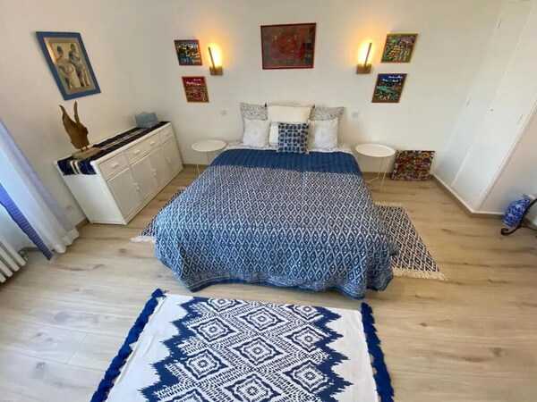 Aux Couleurs De Commarin Chambre Blanche - Chateauneuf