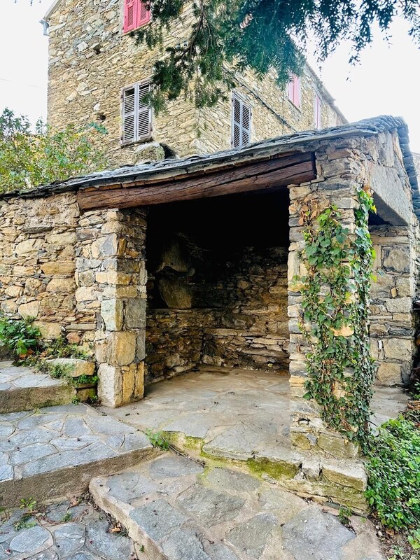 Charming Village House With Terrace And Superb Mountain Views! - Corsica