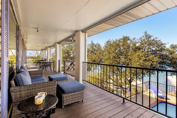 Serenity Point/lakefront/pool/fire Pit/pool Table - Canyon Lake, TX