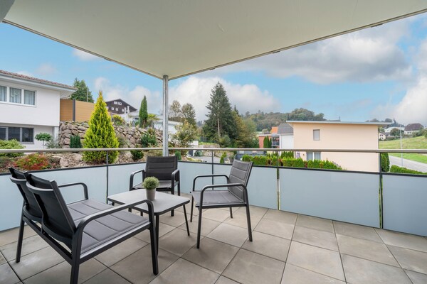 Serene Swiss Apt | Scenic Balcony Views + Parking + Hi-speed Wifi - Kanton Aargau