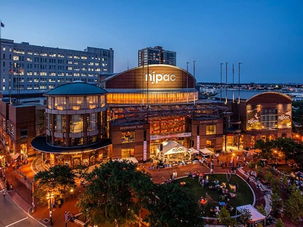 Close To Newark Airport And Train To New York - Harrison, NJ