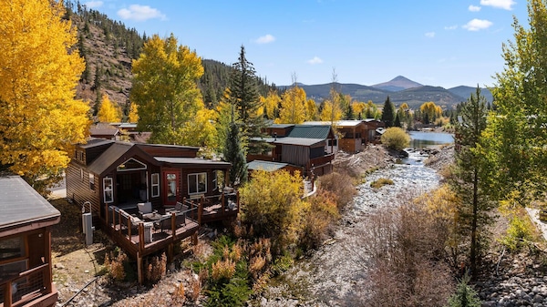 Executive Chalet Backs To The Swan River On Shuttle Route - Breckenridge, CO