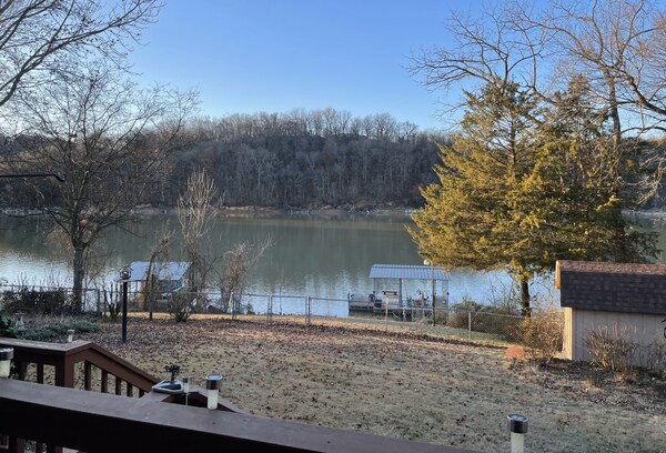 Beaver Lakeshore Escape - Stay Right On The Shore Of Beaver Lake! - Fayetteville, AR