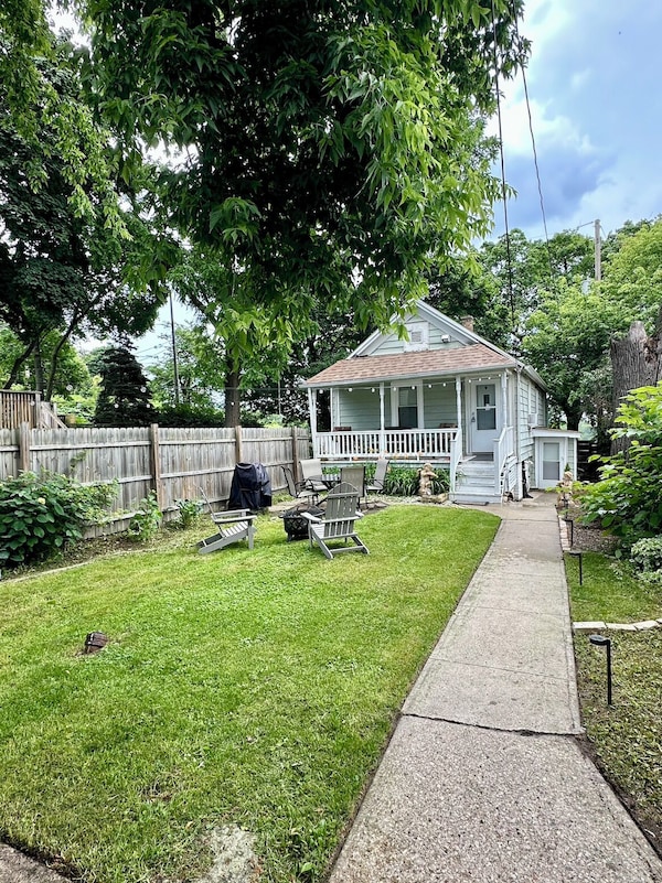 Private 1br Cottage With City Views - Milwaukee, WI