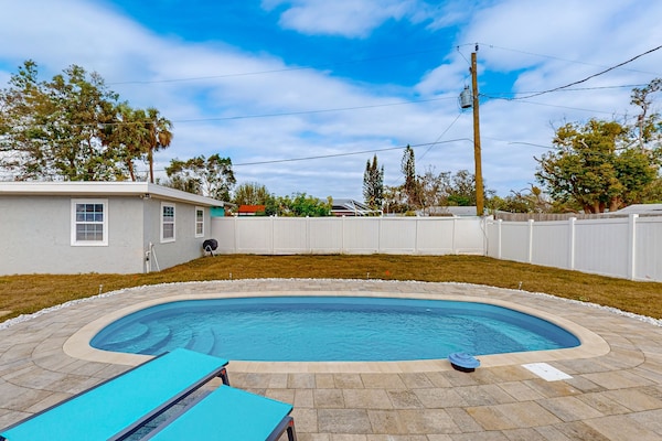 Spacious Private Home With New Pool, Patio, And Proximity To The Gulf Beaches - Bradenton
