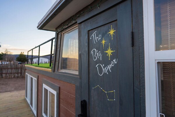 Romantic Houseboat With Out Of This World Star Gazing - 阿爾派恩