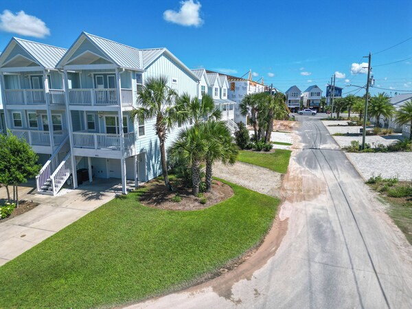 Gulf View! ️Steps From Beach!! 3 Bedroom 3.5 Bath - Mexico Beach, FL