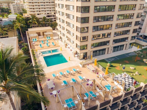 Couple Retreat | Room W/ Relaxing Waikiki View & Free Daily Hot Breakfast - Honolulu