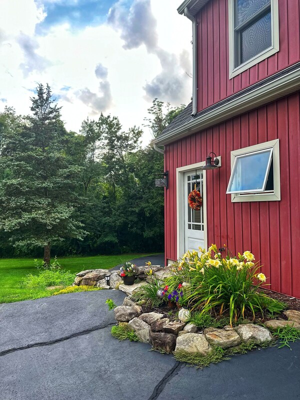 Charming Country Studio Apartment In Idyllic Woodstock - Woodstock Red Barn - West Thompson Lake, CT