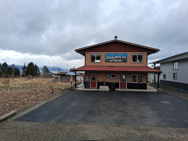 Bay View  Suite, Upper Level, Beach Walk Inn \Nfeaturing Homer's Memorable View! - Homer, AK