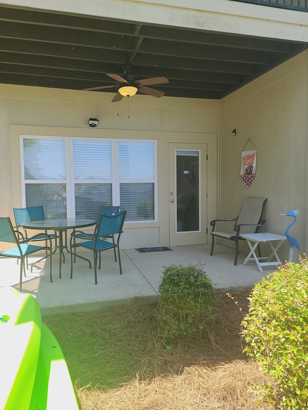 Charming 2 Bedroom Waterfront Lake Marion Condo - Santee, SC