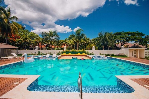 Lujosa Villa En Casa De Campo: Villa Barranca Este Con Piscina, Gimnasio - La Romana