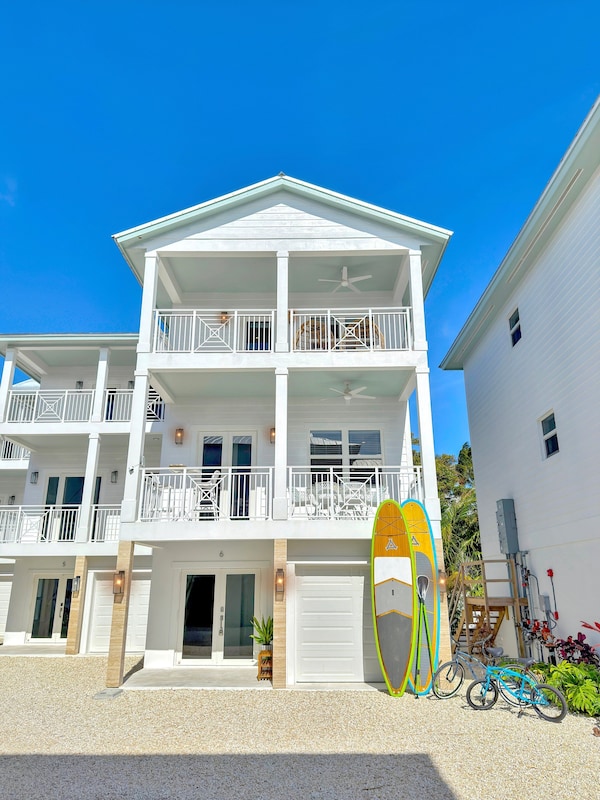 At The Sandbar: Oceanfront, Htd Pool, Free Dockage, Gameroom, Ev Charger - Islamorada, FL