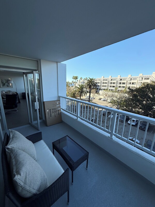 Cozy 2-bedroom Oasis Apartment In Santa Monica, W/all Amenities Optimal Location - Venice Beach, CA