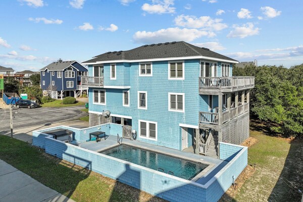 Experience Coastal Living In The Spacious 5-bedroom Home Located In The Beautiful Corolla - Corolla, NC