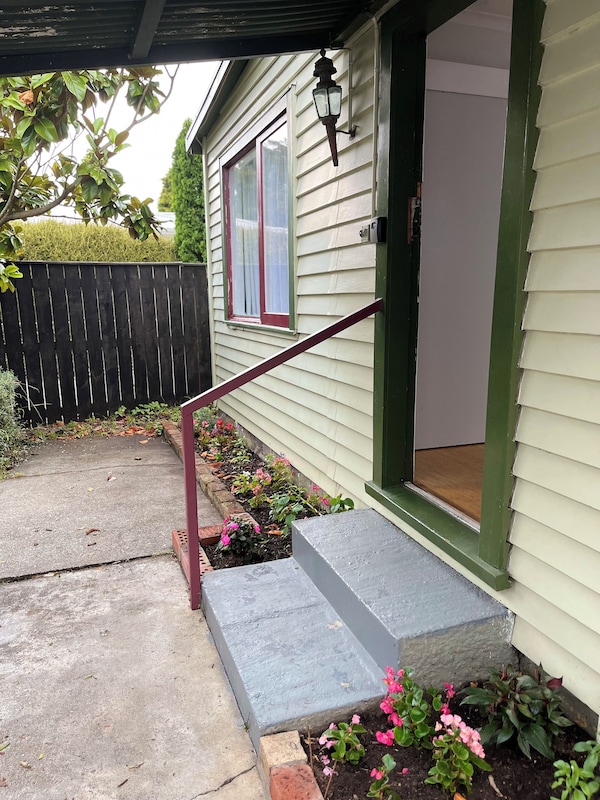 Fresh New Listing In Carterton, 1 Bedroom Fully Self Contained Cottage. - Carterton