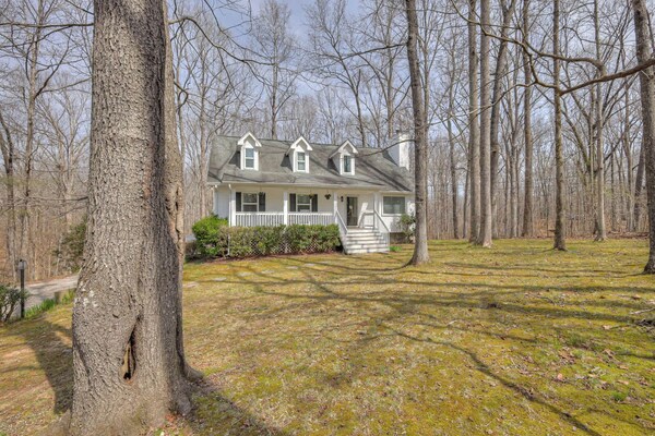 Woodland Retreat - Modern Comfort Near Nashville - Montgomery Bell State Park, Burns