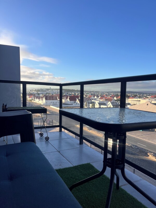 Charming Morden Stylish 2-bedroom Apartment With Wifi In Lovely Langebaan - Langebaan