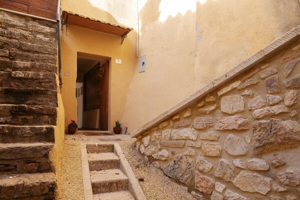Relais Marmore With Jacuzzi For 2, Wood Stove In Room And Pets Allowed - Umbria
