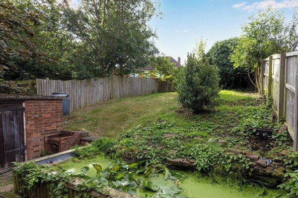 Leeds 3 Bed 1 Bath With Parking - Leeds