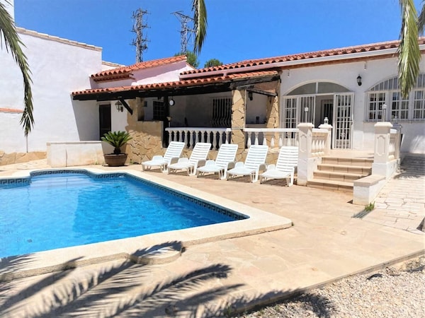 Freistehende Villa Mit Privatem Pool, Für 10 Personen - L’Ametlla de Mar