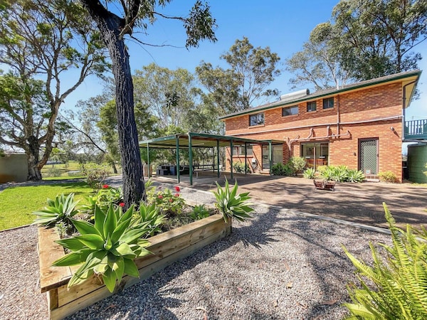 Hunter Homestead & Cottage - Large Group Accommodation In Perfect Lovedale Location - Pokolbin