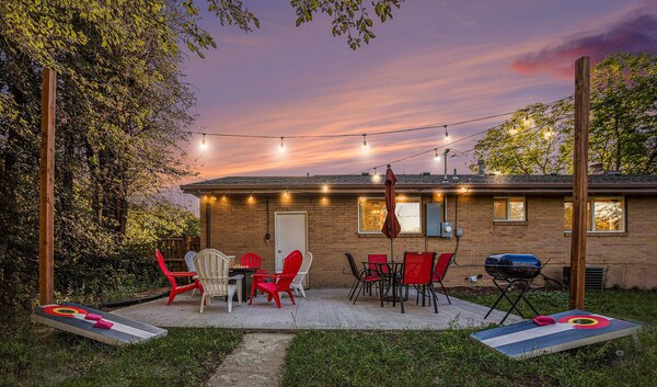 2 Homes  | 10 Bedrooms | 15 Min Walk Apart - Highlands Ranch, CO