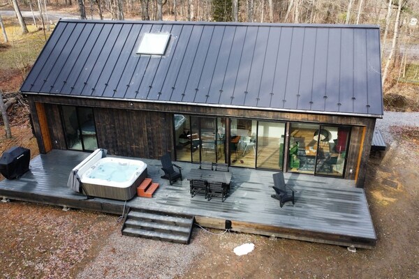 Scandinavian Chalet | Hot Tub | Flx Retreat - State of New York