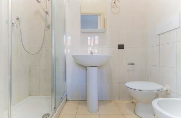 Chill Bnb Malpensa , Wi-fi, Netflix And Chill - Milan Malpensa Airport (MXP)