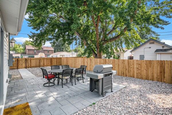 Charming 3-bedroom House Just A Few Minutes Walk Of Downtown Loveland. - Loveland, CO