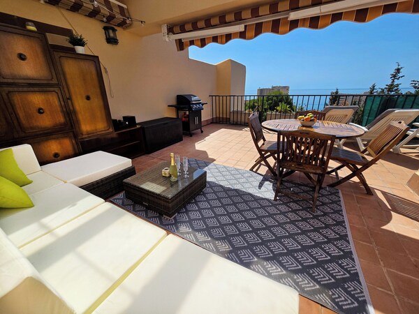 Cozy 1-bedroom Penthouse With Wifi And Ac In Charming Fuengirola, Torreblanca - Mijas