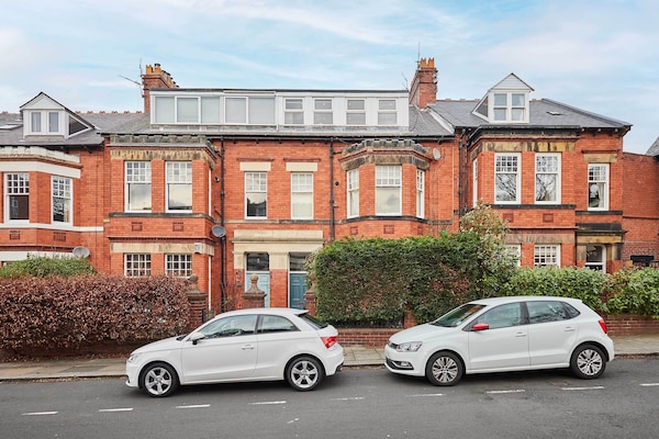 Host & Stay | The Rooftop Gallery - Gosforth