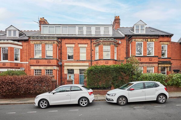 Host & Stay | The Rooftop Gallery - Gosforth
