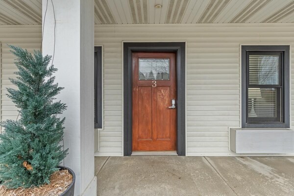 Blue Star Motel #3 - Studio Hotel, Sleeps 2 - Douglas, MI