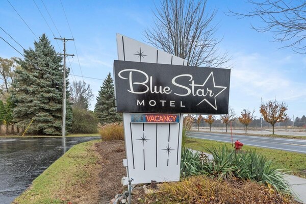 Blue Star Motel The Roxy - Holland, MI