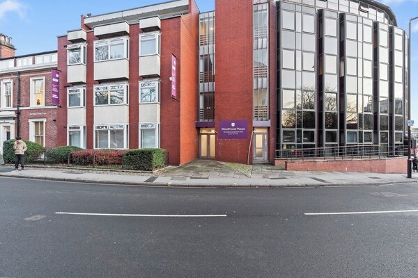 Stylish Leeds Central Retreat - Sleeps 5 - Parking - Leeds