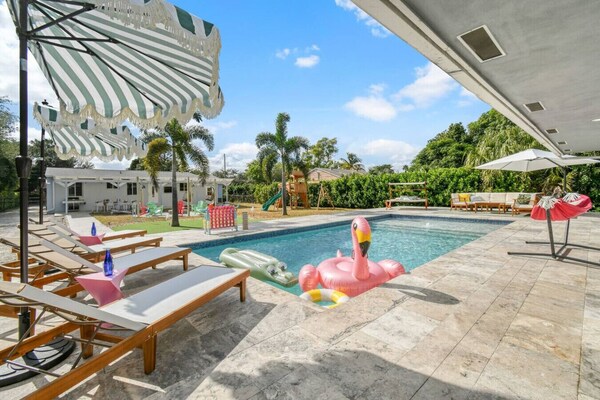 Palmparadise: 5br Family&pet Fun, Heatedpool&games - Royal Palm Beach, FL