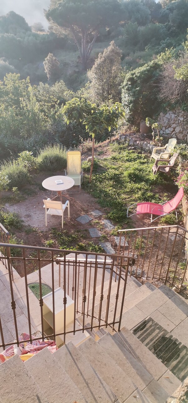 Maison De Village Avec Grand Jardin Au Calme Vue Sur Ile Rousse \N3 Chambres - Haute-Corse
