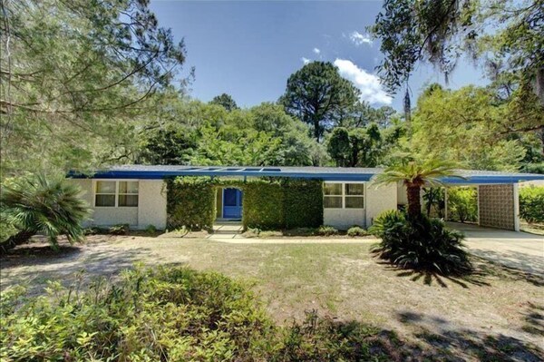 Dolphin Cottage: 3  Br, 2  Ba House In Jekyll Island, Sleeps 6 - Brunswick, GA