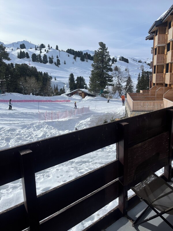 Divisible Savoyard Studio In The Mountains, South-facing, Overlooking The Slopes - Courchevel 1850