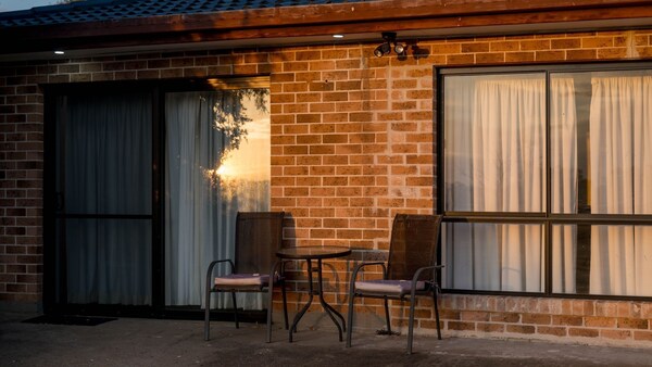 The Nestled Inn Located In South Tamworth - Tamworth