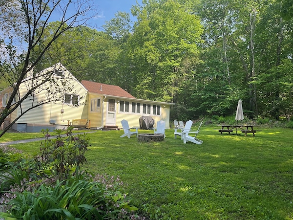 Charming 2-bedroom Lake Front Cottage With Wifi, Ac In Welcoming Harwinton - Goshen, CT