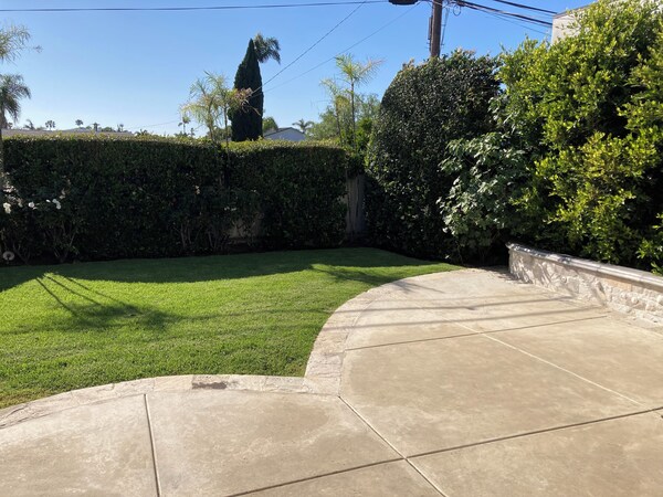Charming 4 Bed 3 Bath Cape Cod House Steps From The Beach. - San Clemente, CA