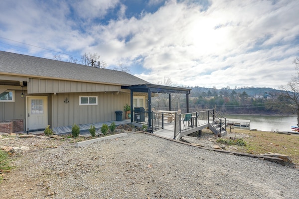 Cozy Table Rock Lake 'Boathouse' W/ Pool Access - Table Rock Lake