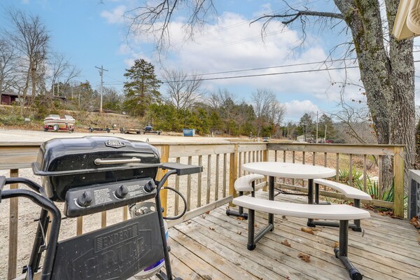 Lake & Trail Access: Cape Fair Cottage W/ Deck - Table Rock Lake