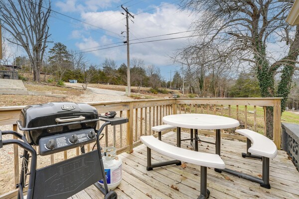 Hike, Boat, Fish & More: Table Rock Lake Cottage - Shell Knob, MO